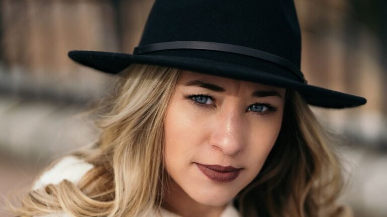 The History and Significance of The Fedora Hats - GuideByTips